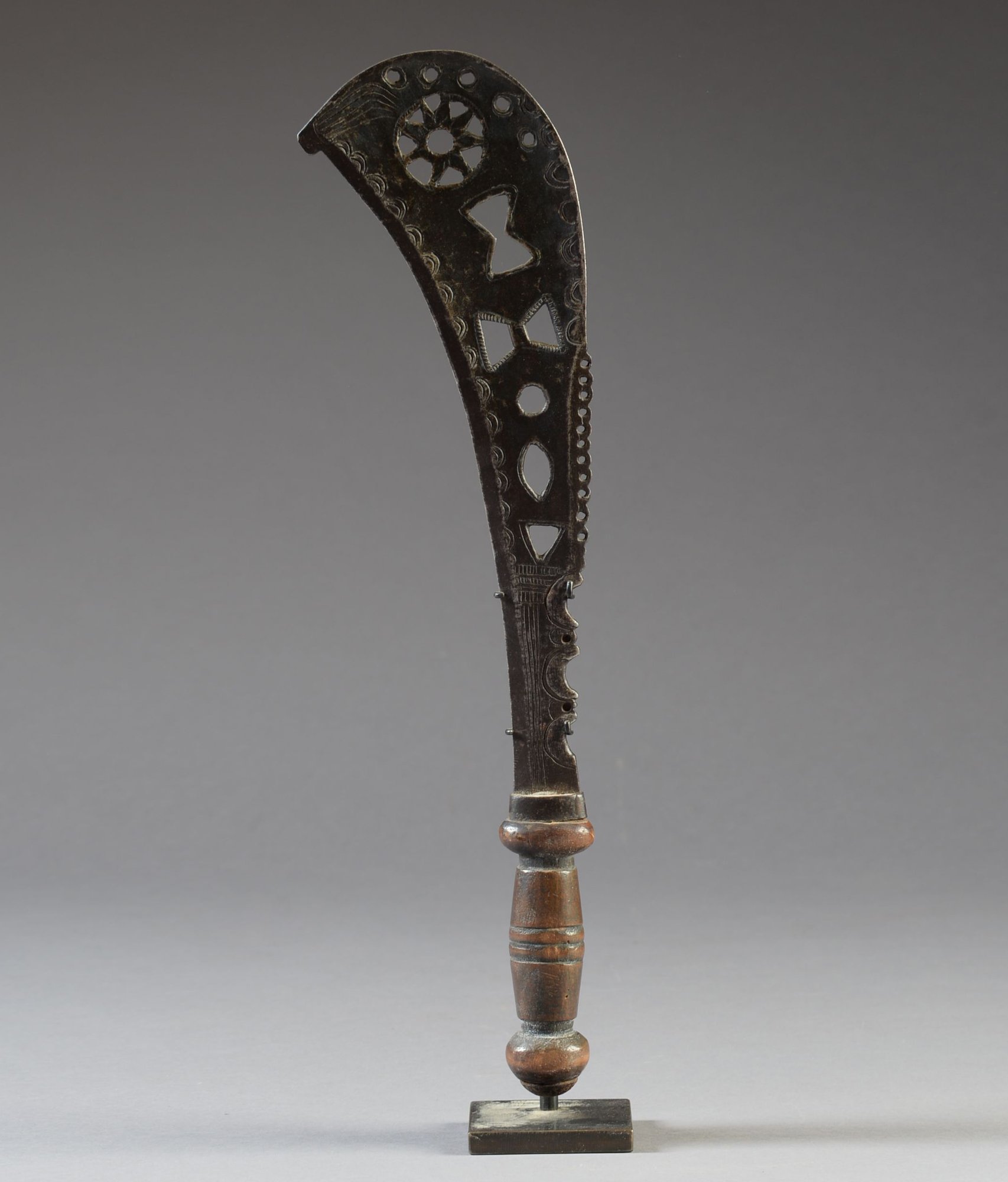 An Ashanti Sword, Ghana - Artkhade